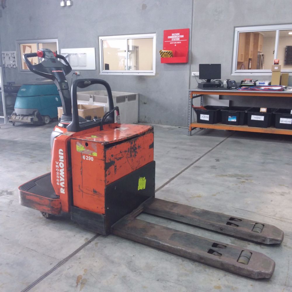 Raymond 8400 - Queensland Forklifts