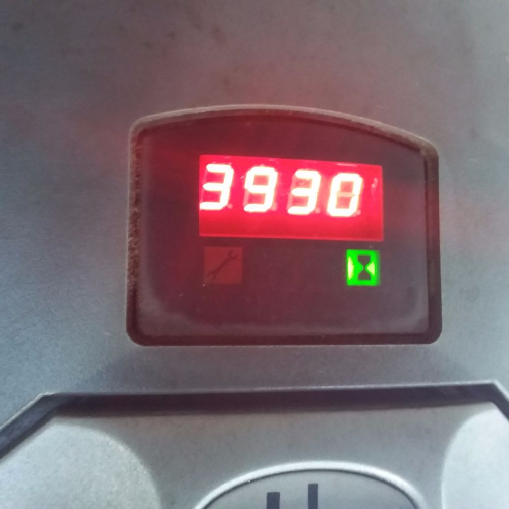 Raymond 8400 - Queensland Forklifts