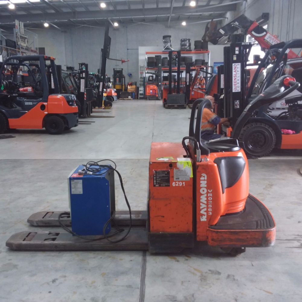 Raymond 8400 - Queensland Forklifts