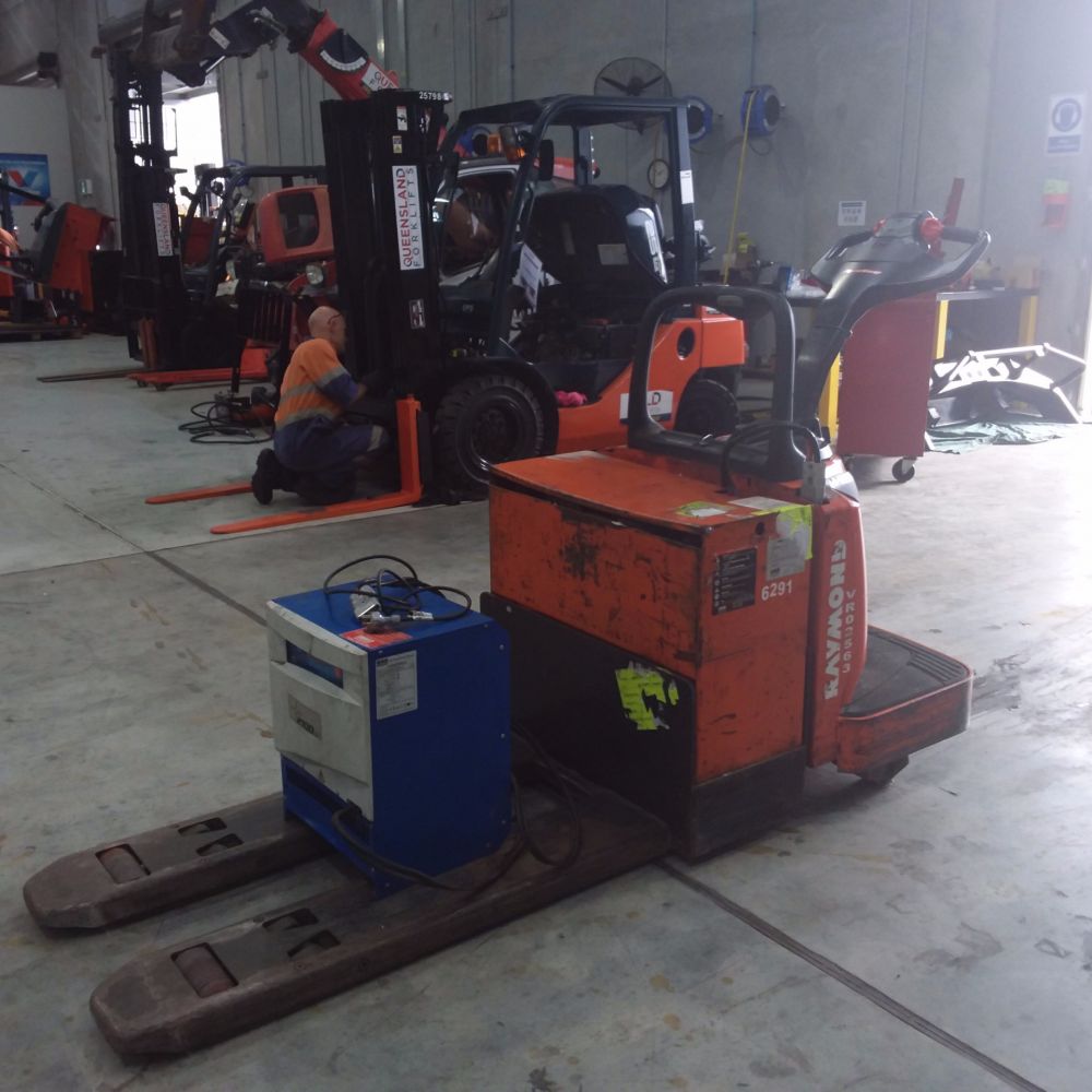 Raymond 8400 - Queensland Forklifts