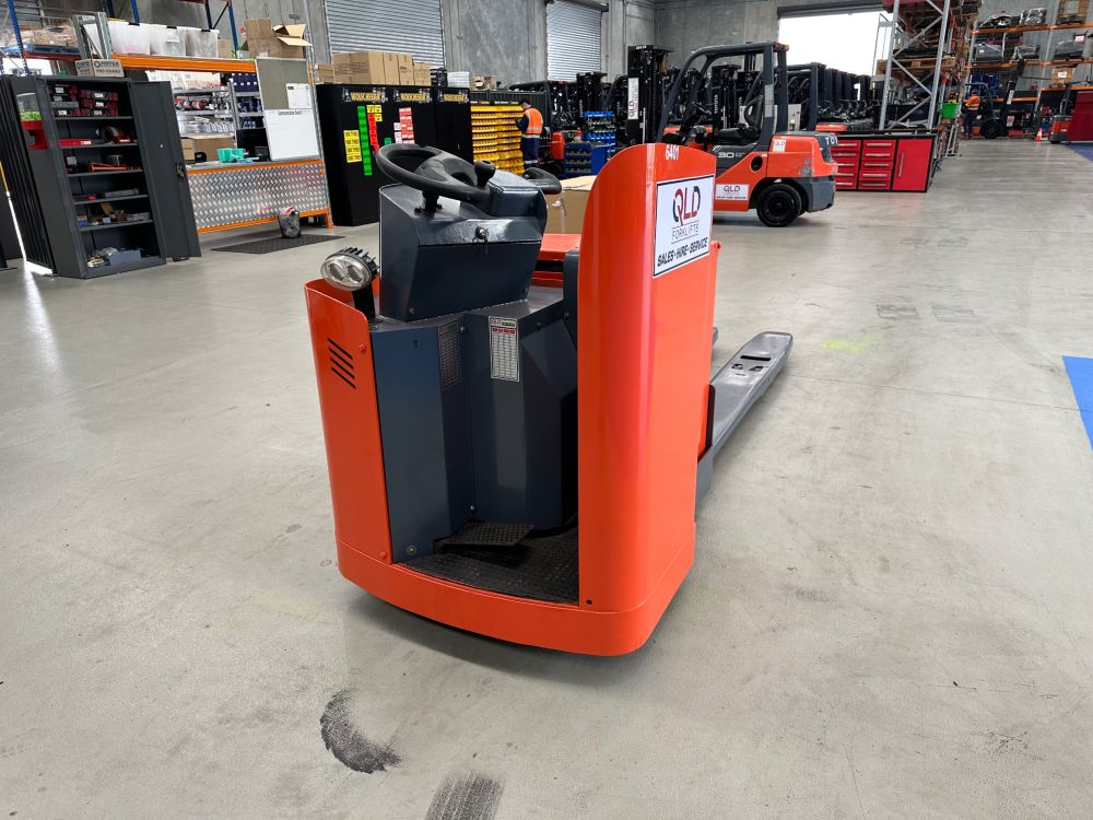 Raymond 8900 - Queensland Forklifts