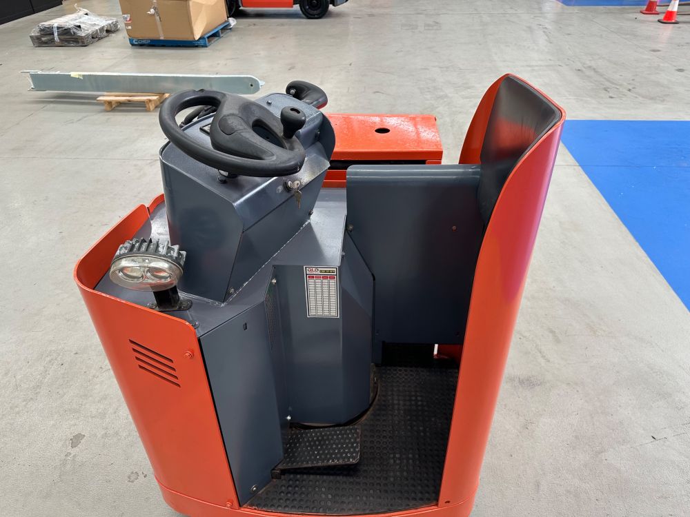 Raymond 8900 - Queensland Forklifts